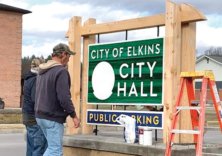 Unveiling New City Hall Sign | News, Sports, Jobs - The Intermountain